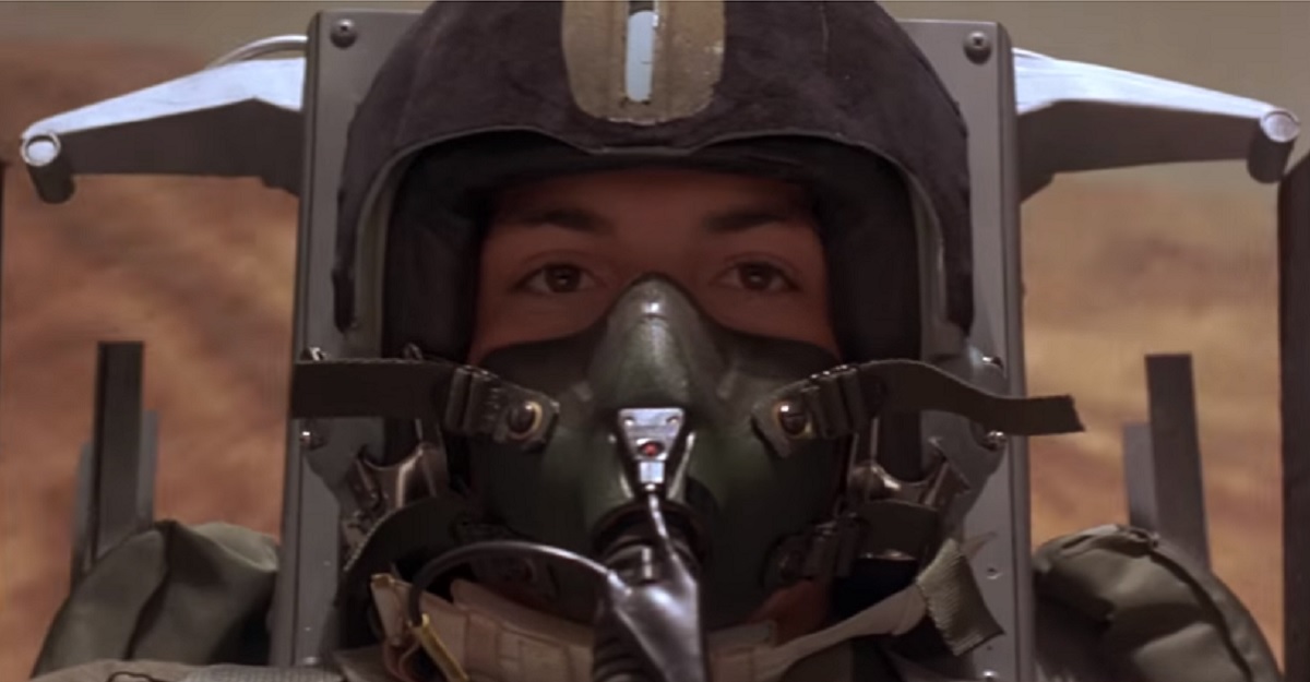 4 reasons why Doug Masters is a better fighter pilot than Maverick | We ...
