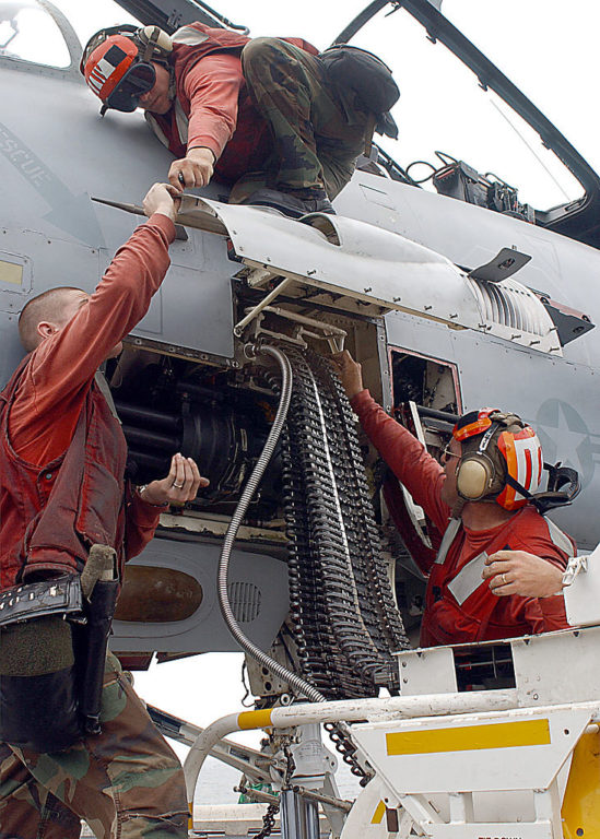 4 reasons why Doug Masters is a better fighter pilot than Maverick | We ...