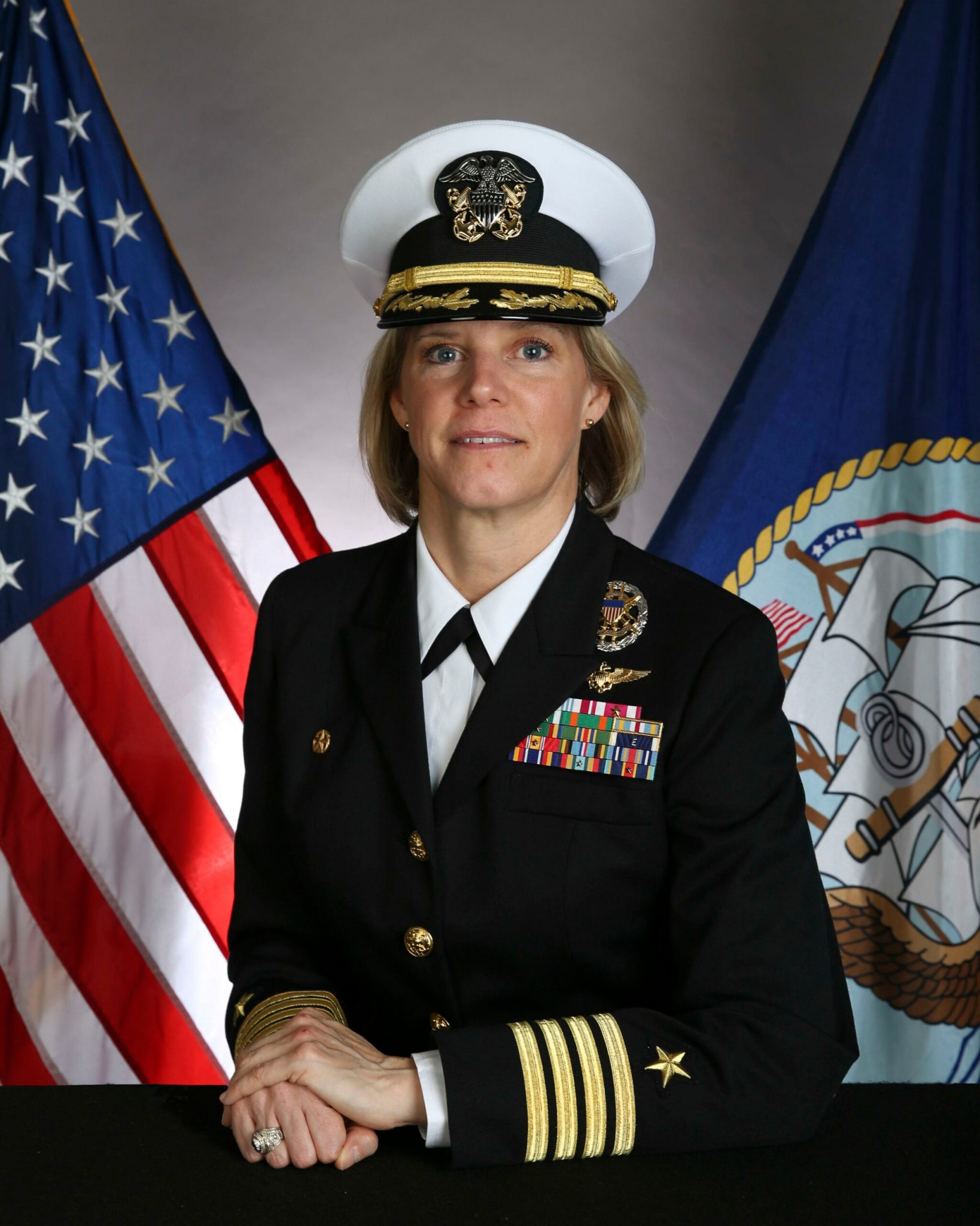 Captain Amy Bauernschmidt is the first woman to take a US aircraft ...
