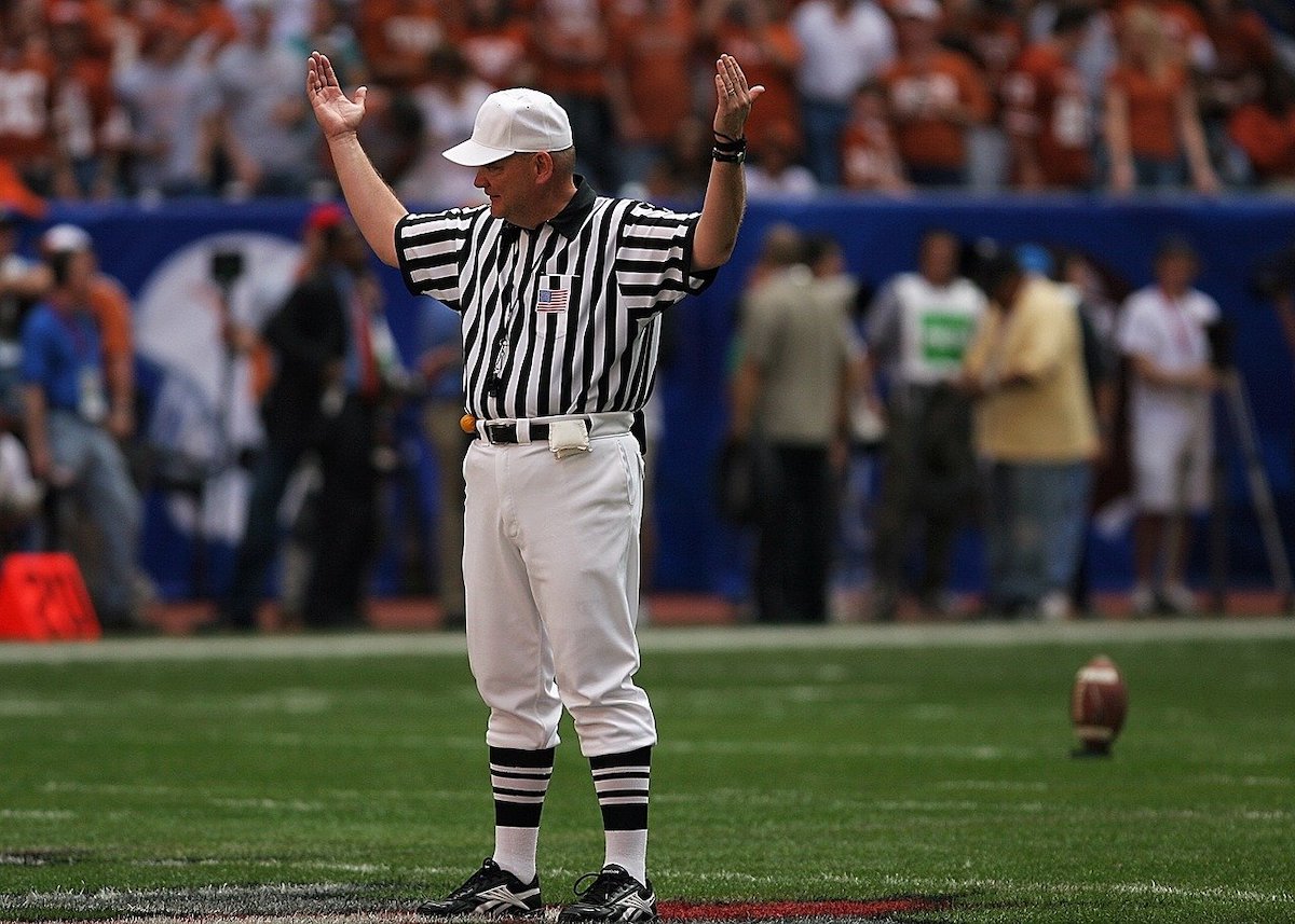 Why NFL referees no longer use pistols to call the end of a quarter