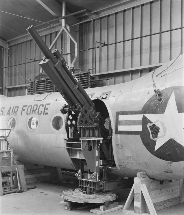 Weird ways the Army tried to mobilize the M2A2 Howitzer