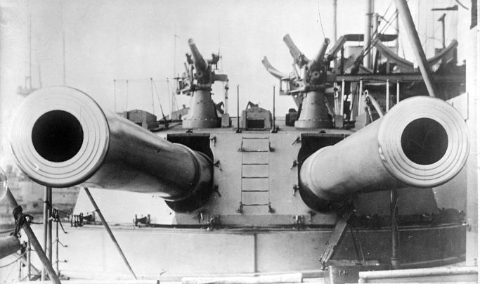 This is what was so revolutionary of the HMS Dreadnought