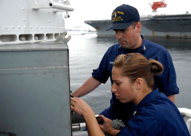 The iconic WWII kissing photo was recreated after 70 years