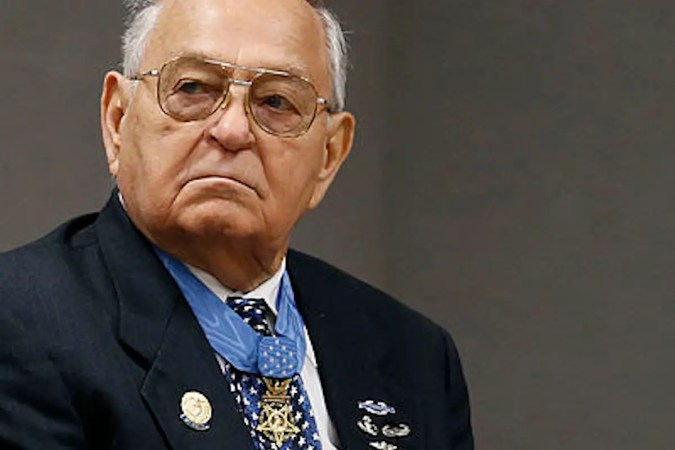 This sniper crawled nearly 2 miles to kill one enemy general