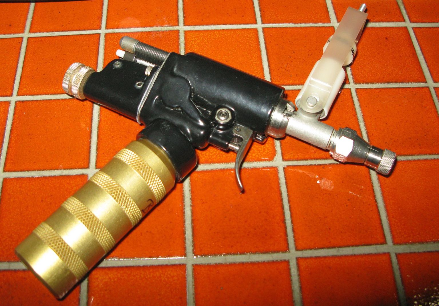 The US military used compressed air for vaccines for 30 years