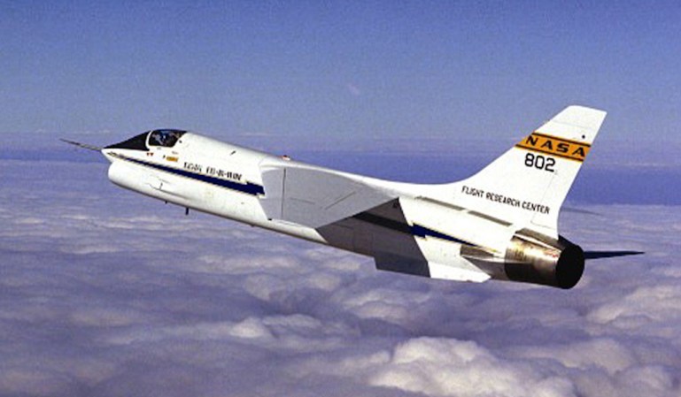 This pilot landed his F-15 with only one wing