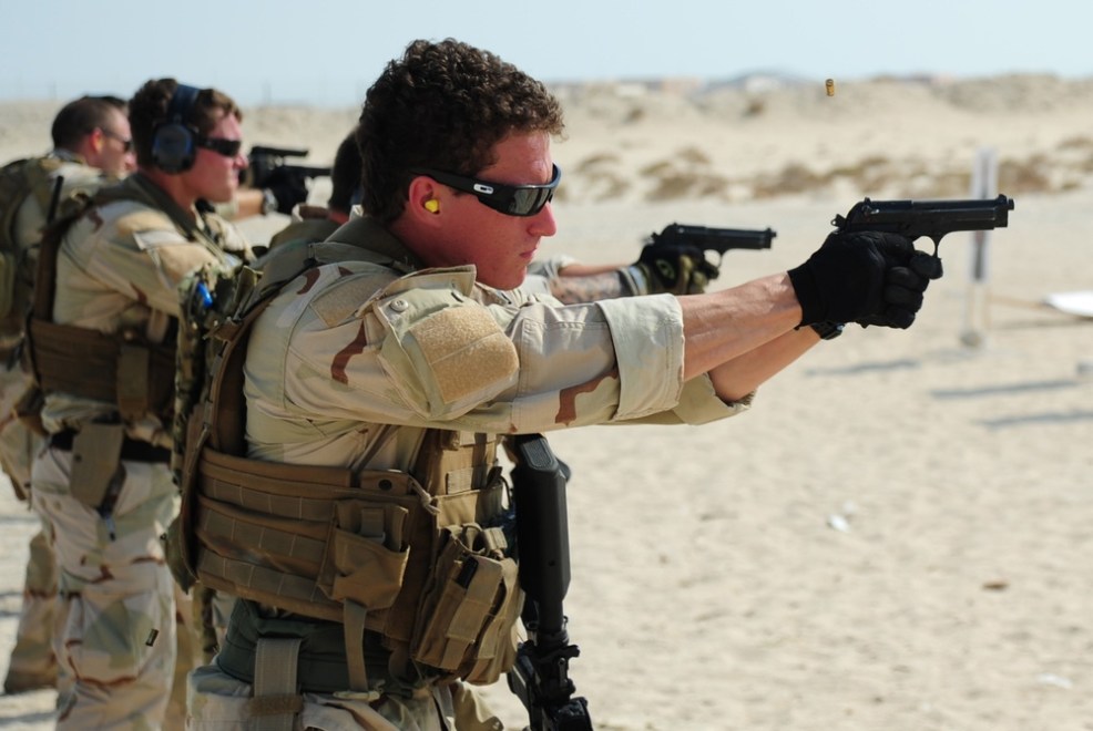 Why the Navy SEALs chose the SIG Sauer P226 over the M9