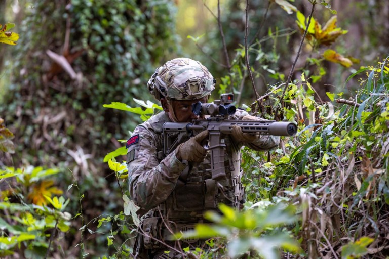Royal Marine Commandos are getting Knight’s Armament rifles