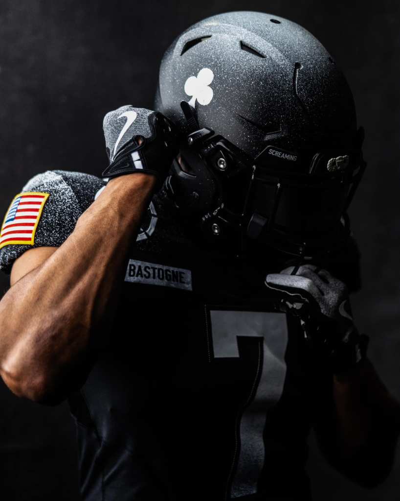 Undefeated Army Black Knights honor 101st Airborne with Army-Navy Game ...