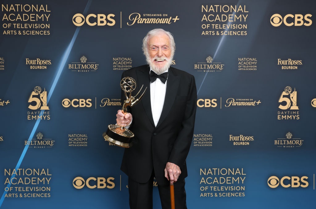 Dick Van Dyke, World War II Army Air Corps veteran and Hollywood icon ...