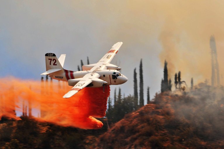 5 types of military aircraft that California uses to fight fires