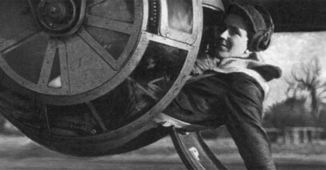 World War II airman Alan Magee survived a 22,000-foot fall without a ...