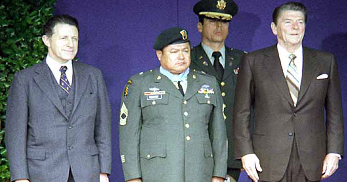 Blinded by flak shrapnel, this airman helped save his B-17 crew