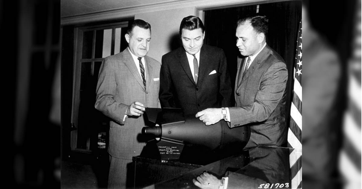 These are the clean cut differences between an atomic and hydrogen bomb