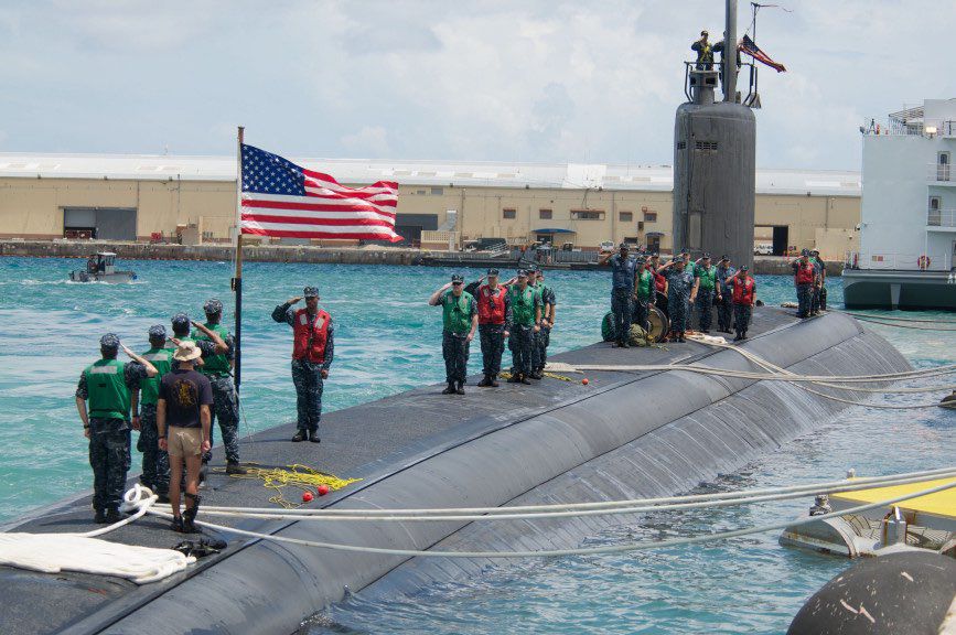 25 incredible photos of life on a US Navy submarine