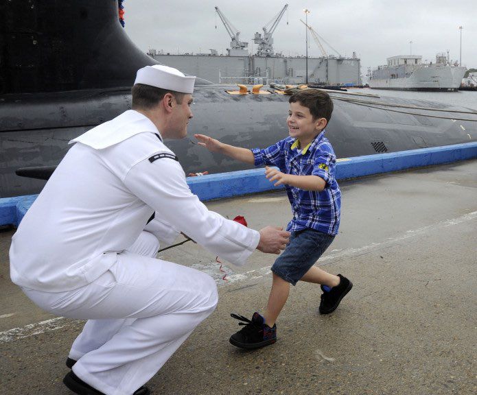 25 incredible photos of life on a US Navy submarine