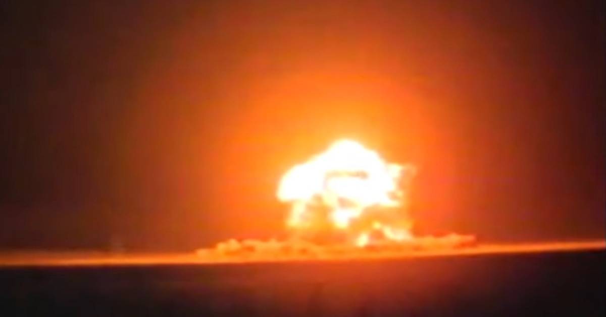 These are the clean cut differences between an atomic and hydrogen bomb
