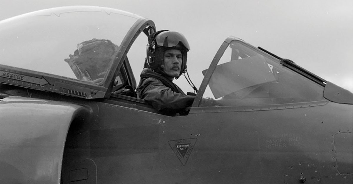 How a civilian aircraft in distress set a world glider record