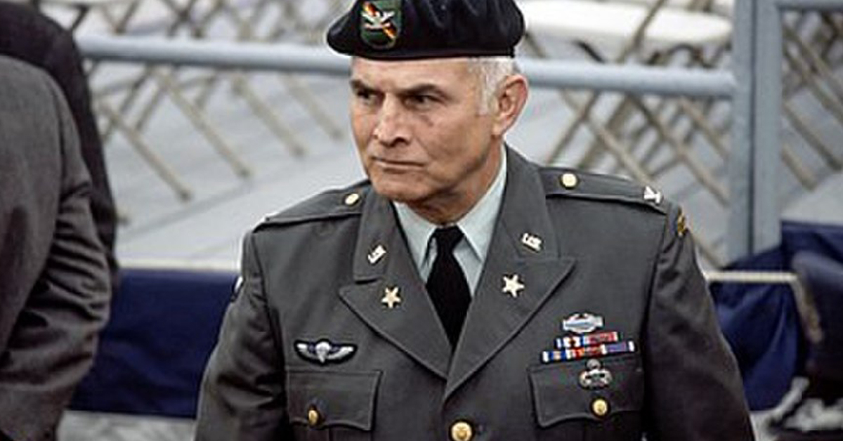 7 mysteriously missing body parts of military leaders