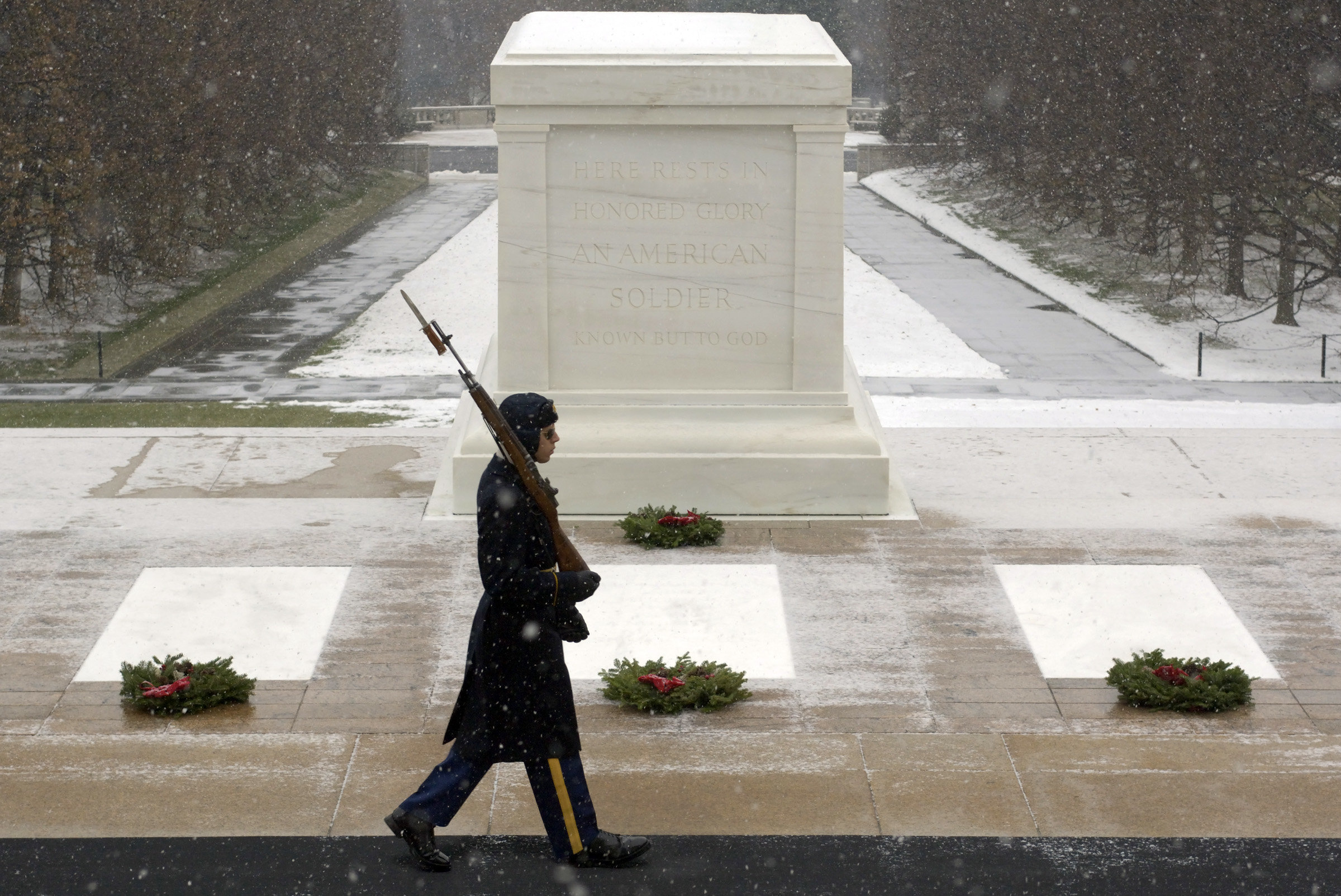 Watch this Sentinel destroy a trespasser at the Tomb of the Unknown Soldier