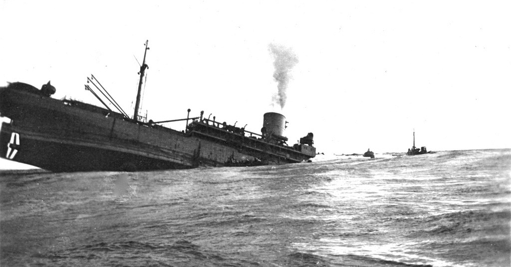 These 'Q-ships' used to fool subs and take torpedoes in both world wars