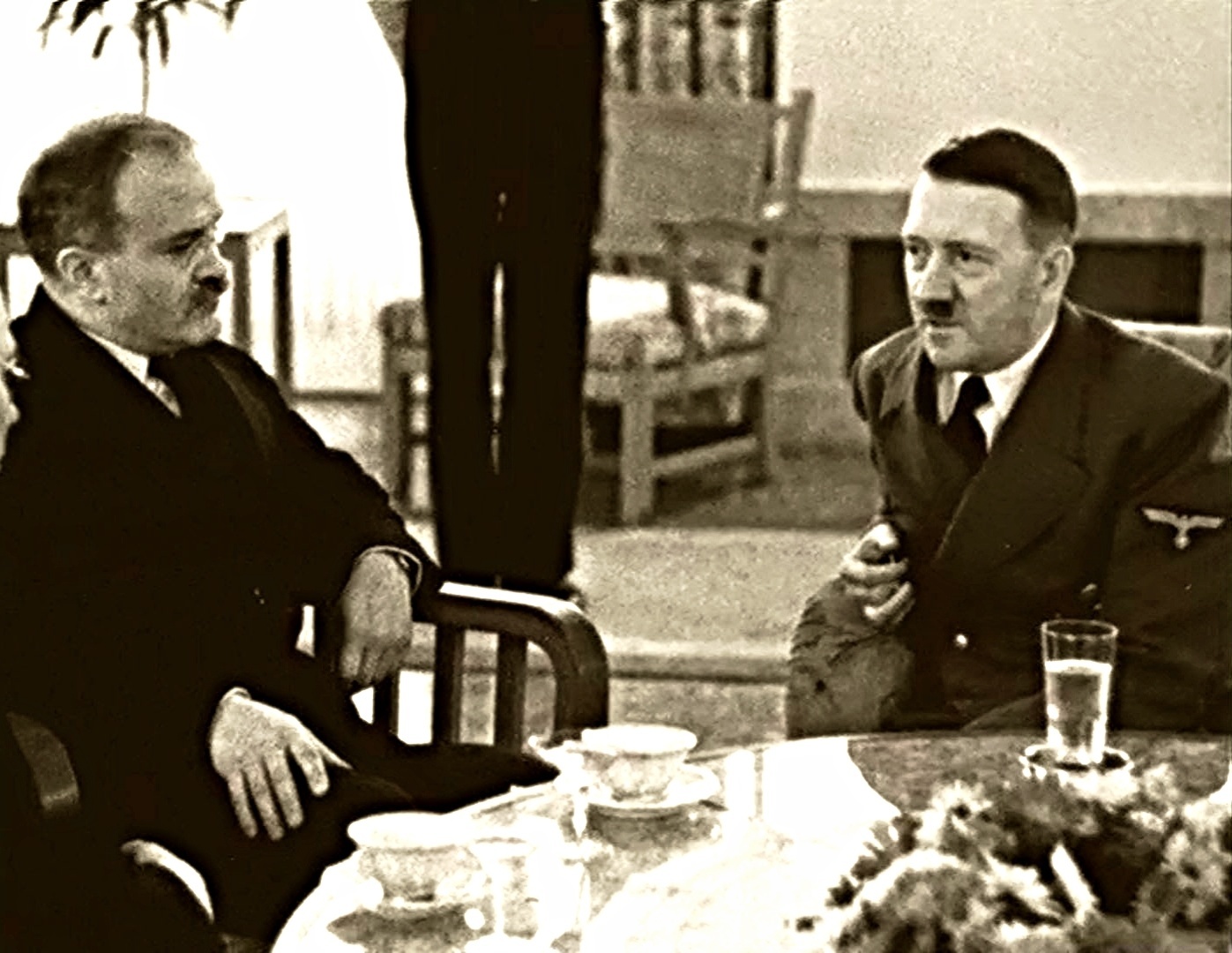 7 highlights from the CIA's medical history of Hitler
