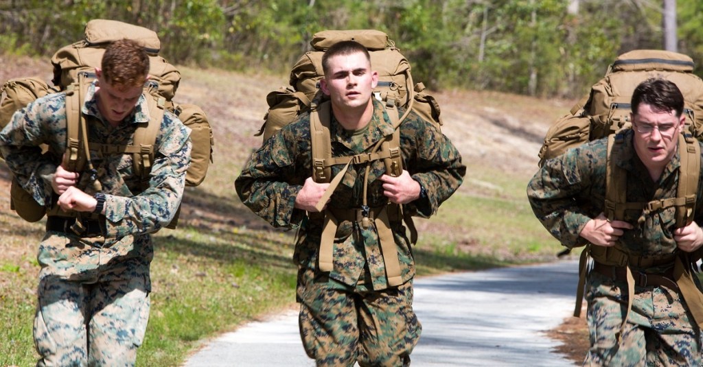 This is how much weight you should actually carry in combat (according ...