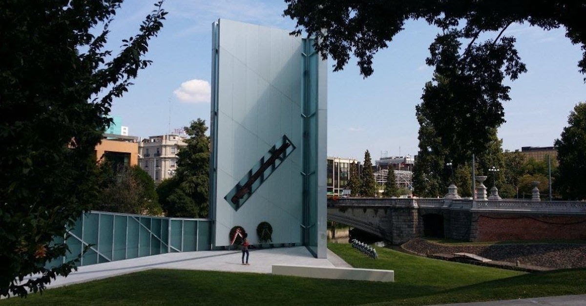 This fake amphibious assault saved hundreds of lives in Desert Storm